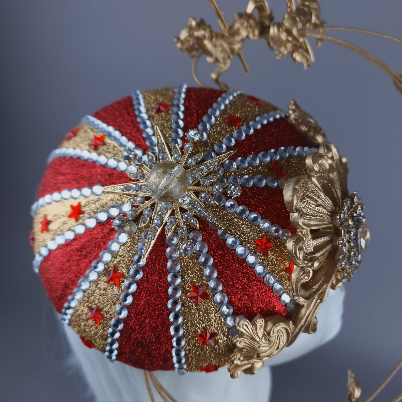 "Cirque Forever" Gold & Red Circus Carousel Wired Veil Hat – Pearls & Swine