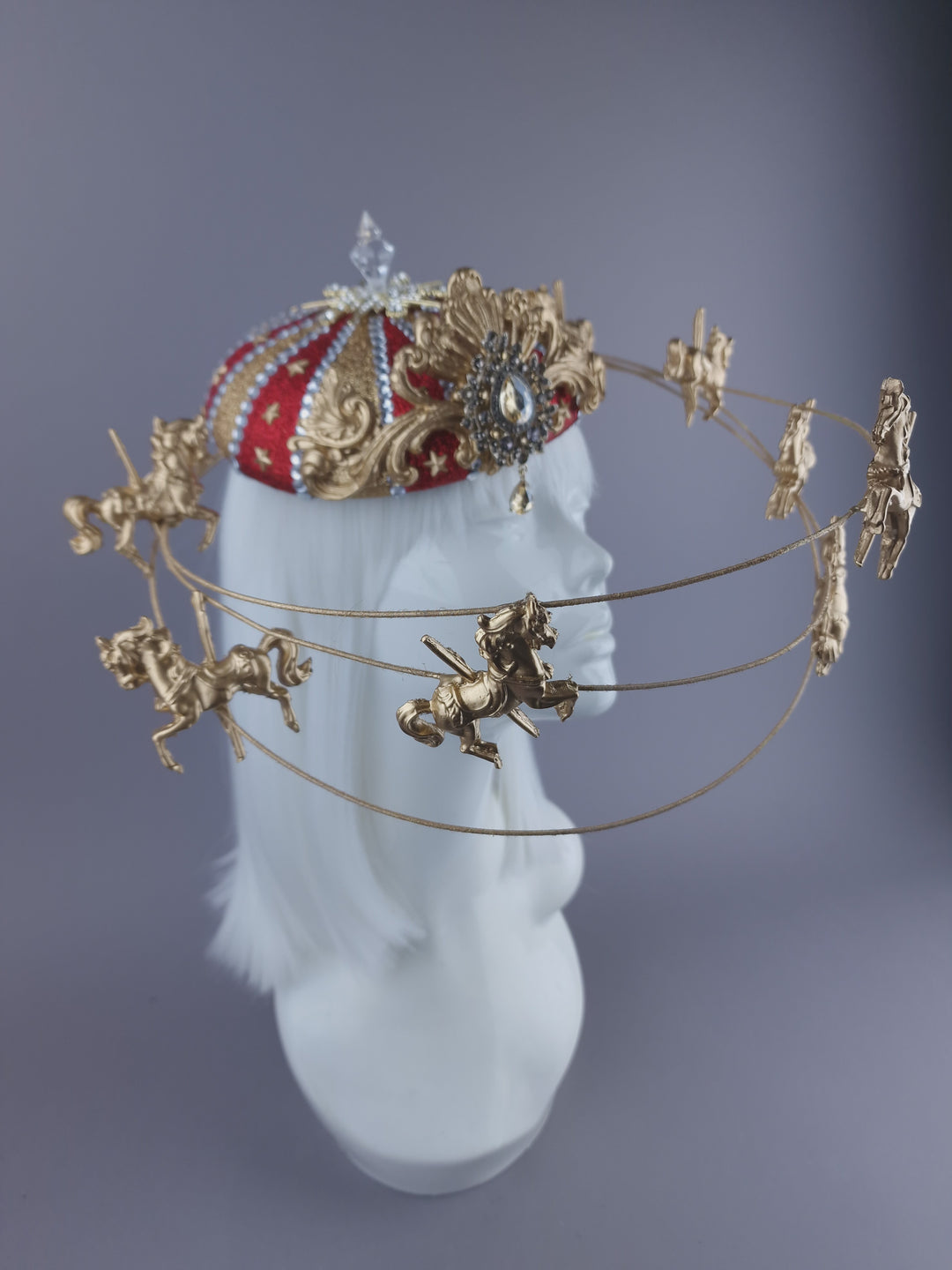 "Cirque Forever" Gold & Red Circus Carousel Wired Veil Hat – Pearls & Swine