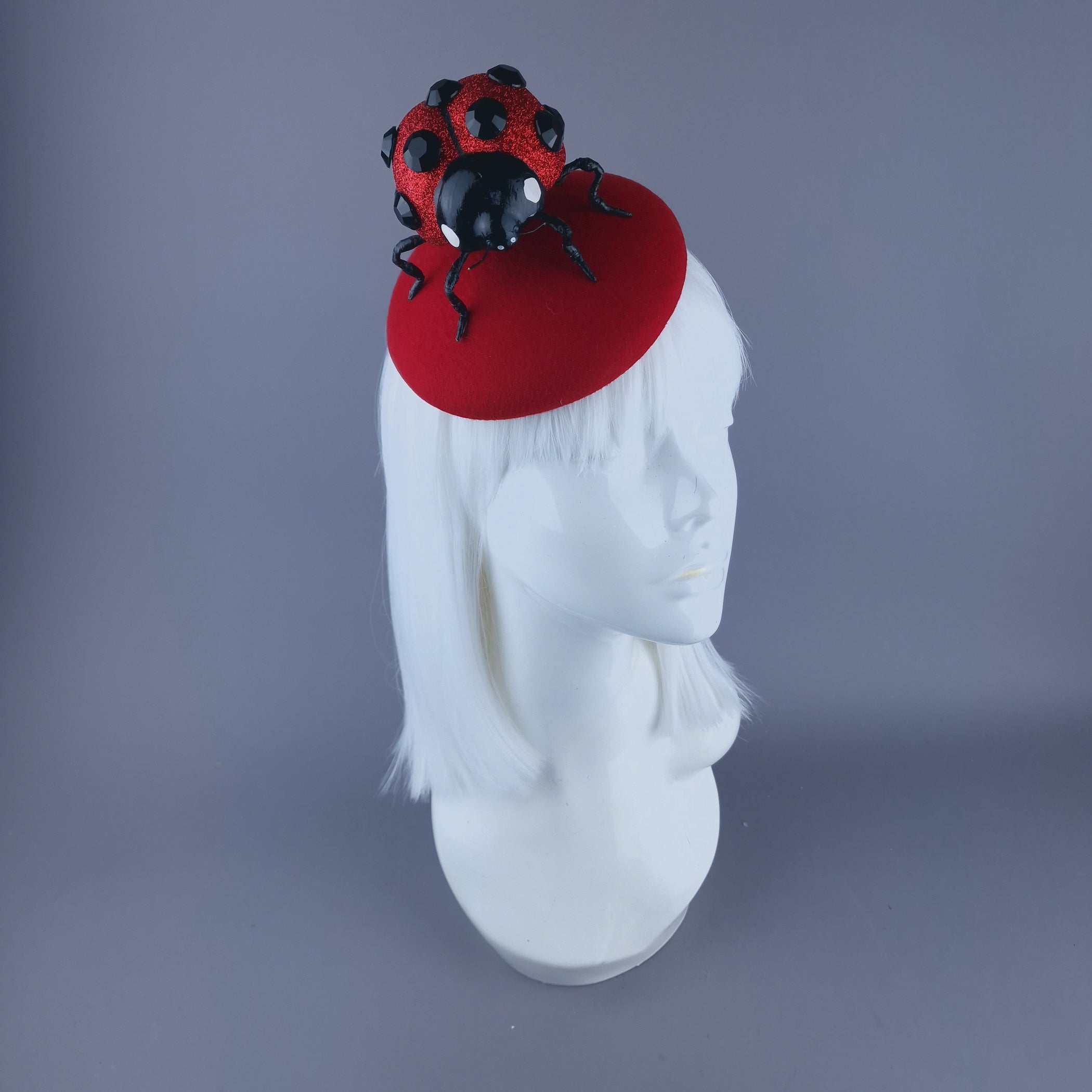 Hats & Fascinators – Pearls & Swine