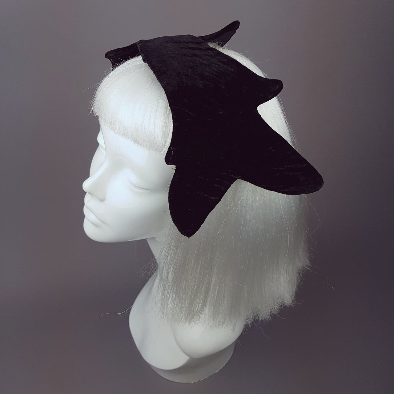 "Pesce" Black Velvet Vintage Style Fish Headpiece – Pearls & Swine