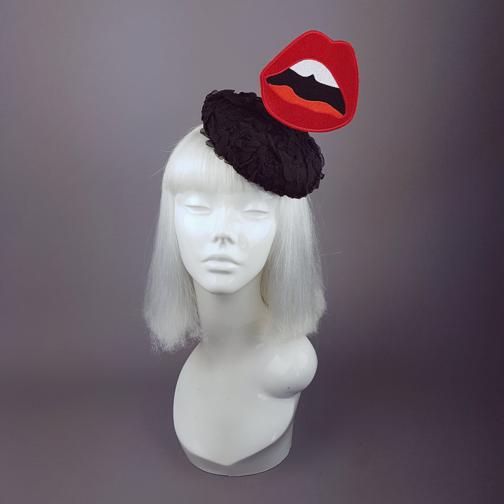 "Lèvres" Red Lips on Black Lace Hat – Pearls & Swine