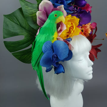 "Raumati" Parrot & Bright Tropical Flower Headpiece – Pearls & Swine