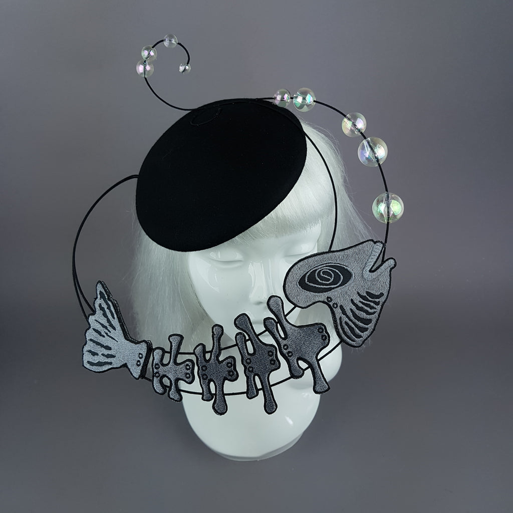 "Mira" Fish & Bubbles Fascinator Hat – Pearls & Swine