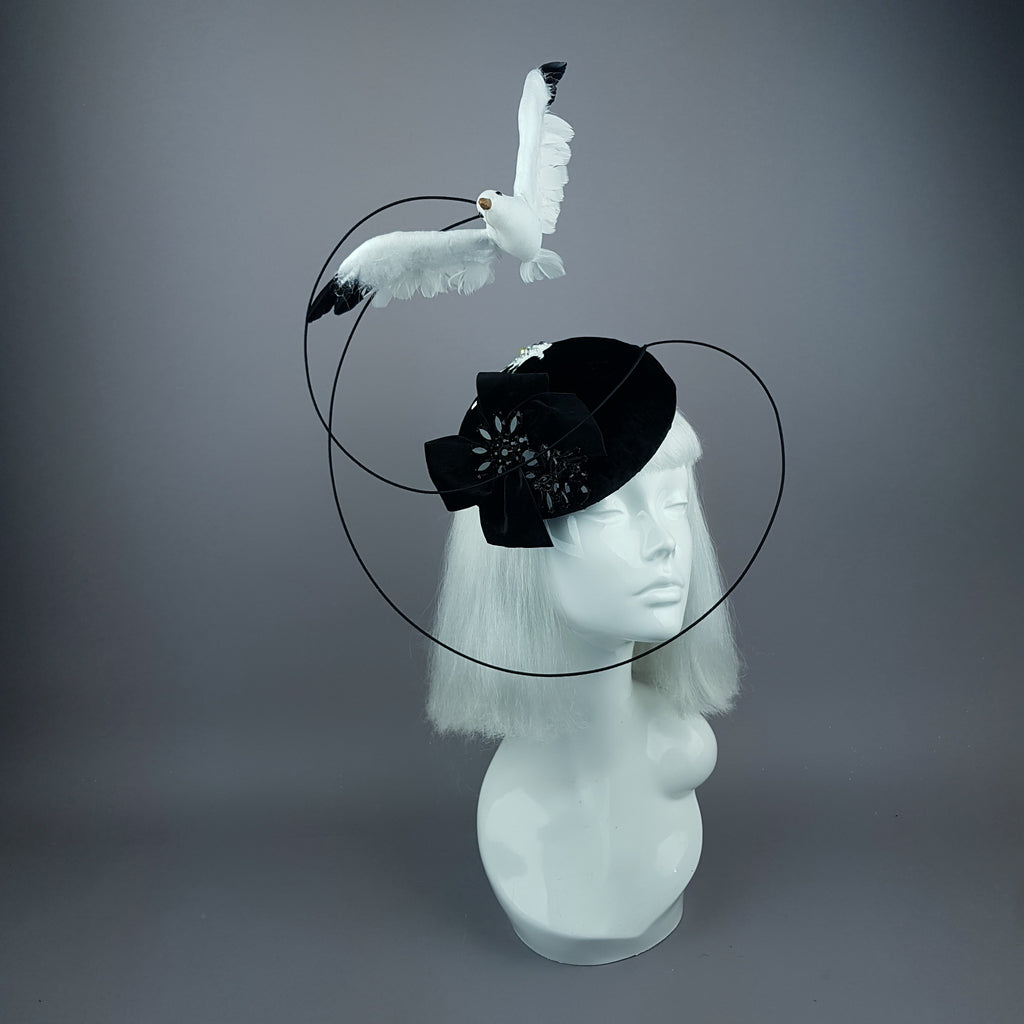 "Lucky" Quirky Chic Seagull Poop Fascinator Hat – Pearls & Swine