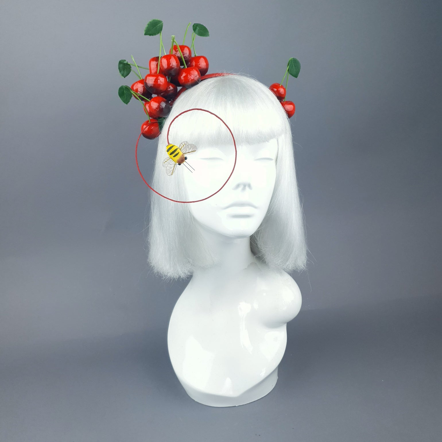 "Cirera" Red Cherry & Bee Headpiece – Pearls & Swine