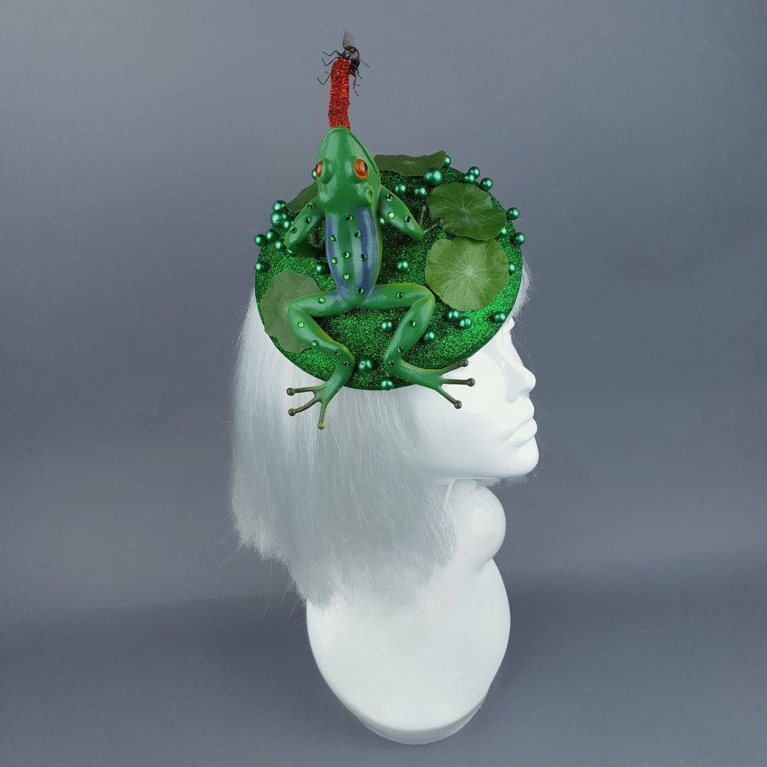"Prince Charming" Frog & Fly Fascinator Hat – Pearls & Swine
