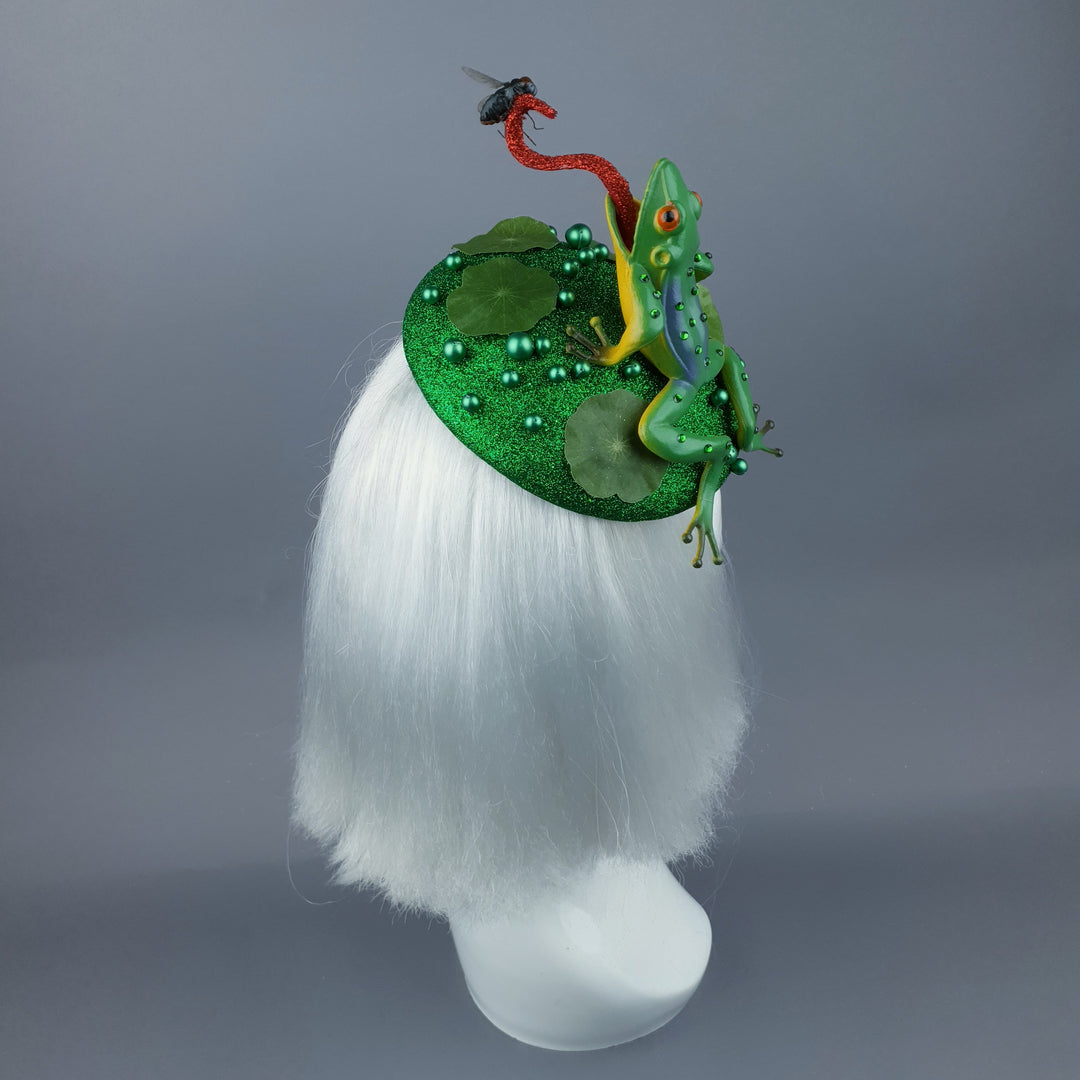 "Prince Charming" Frog & Fly Fascinator Hat – Pearls & Swine